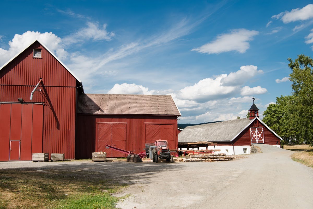 Pole Barn Contractor in Zelienople | Daily Landscaping
